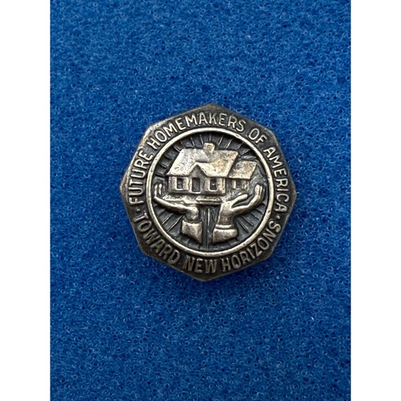 Kitchen | Vintage Future Homemakers Of America Silver Filled Lapel Pin ...